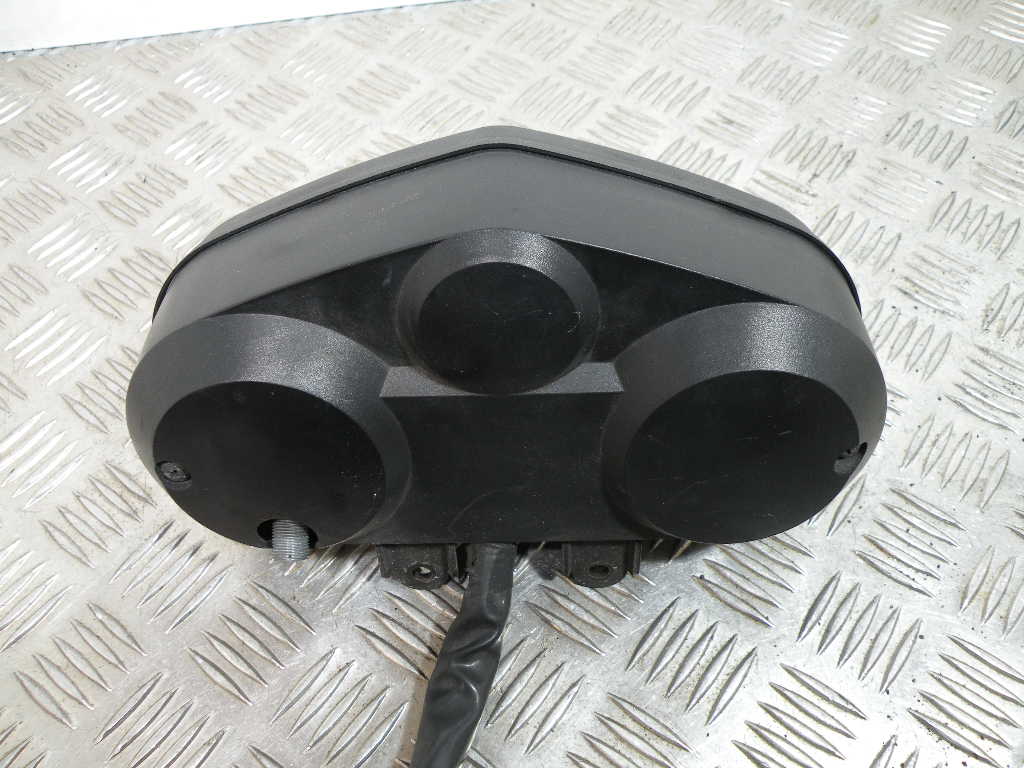 Compteur (88 910 km) TRIUMPH TROPHY 3 900 4T -1993- – Motobike 60